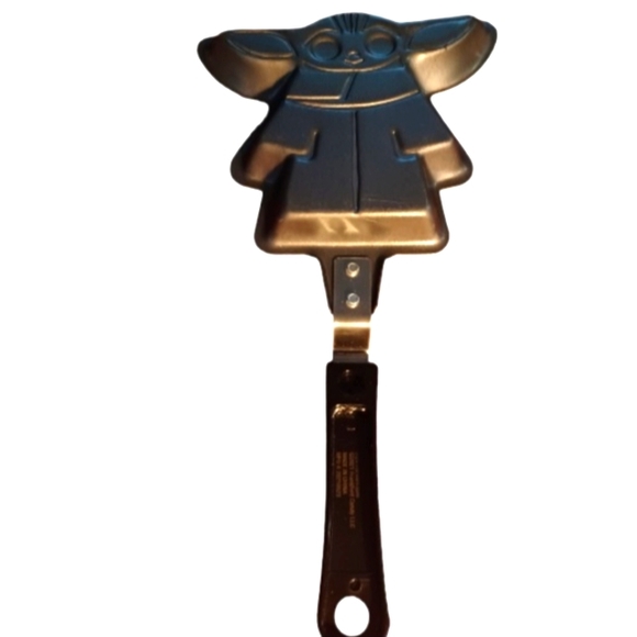 Disney | Kitchen | Disney Star Wars Grogu Baby Yoda Mini Pancake Pan ...